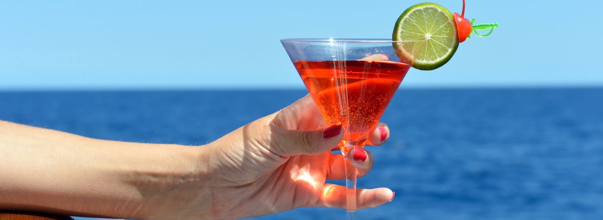 The top five cocktails to enjoy on a yacht charter | Dream Yacht Worldwide
