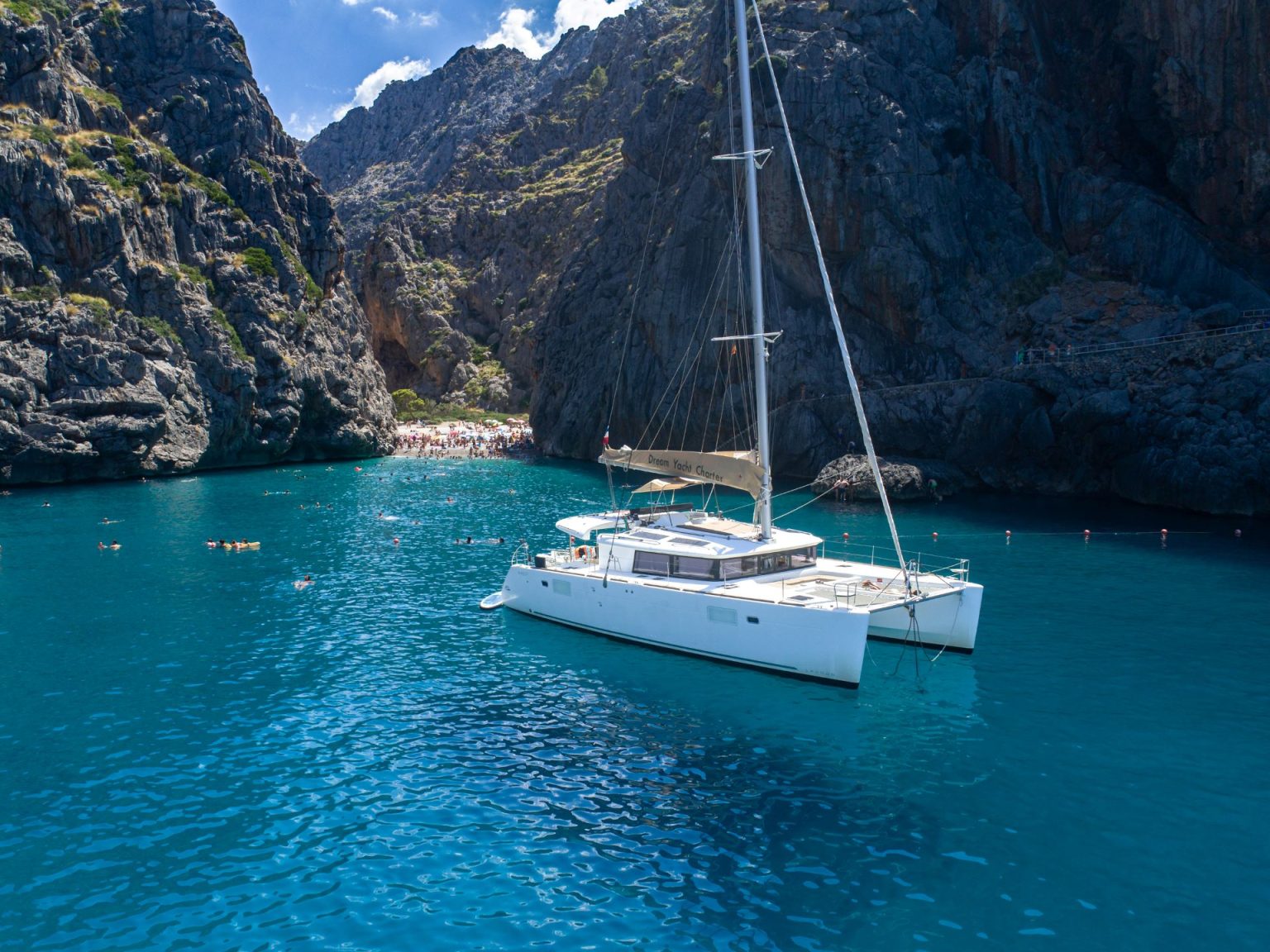 Catamaran rentals - Sailing charter with Dream Yacht Worldwide