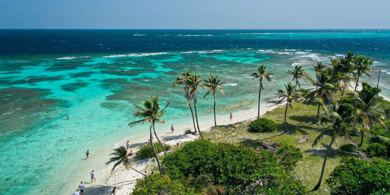 Sailing in the Caribbean: 8 Idyllic Islands Only Accessible by Boat ...